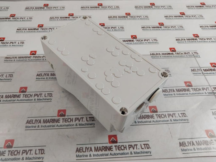 Qx5792 Interlock Socket W/ Change Over Switch Ip67 – Aeliya Marine