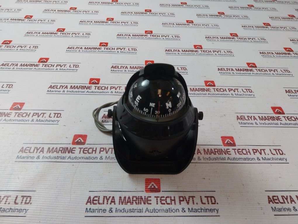 0-330 N Bracket Mount Compass – Aeliya Marine