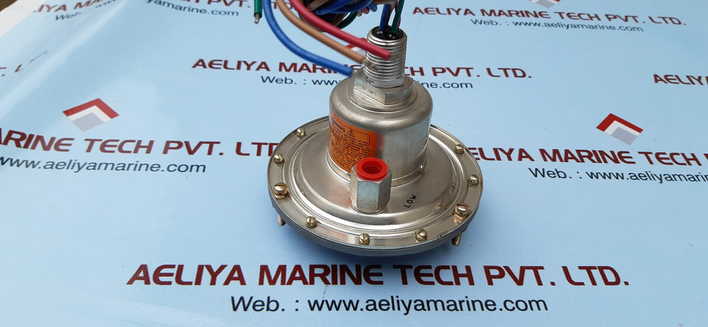 Custom control sensors 675de1 pressure switch – Aeliya Marine