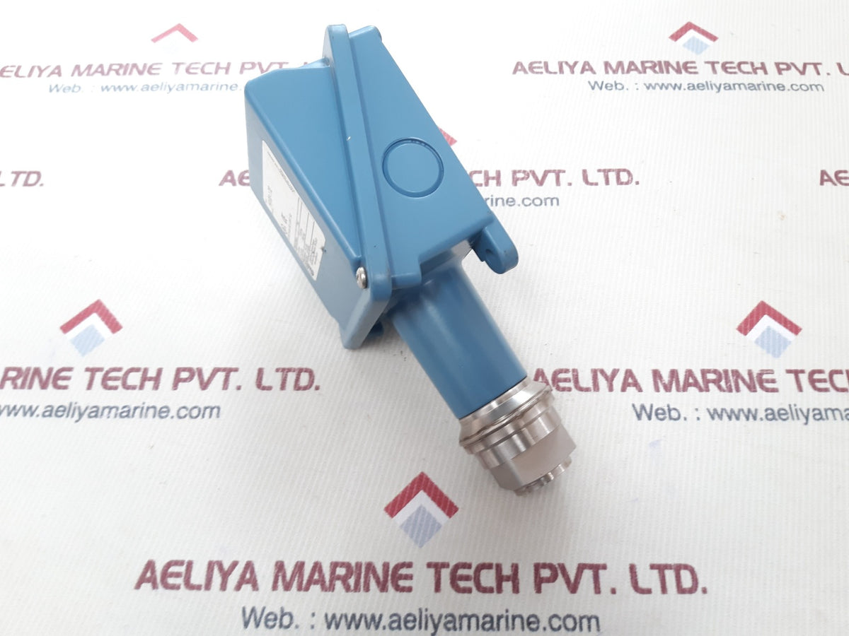 United electric h100-172 pressure switch – Aeliya Marine