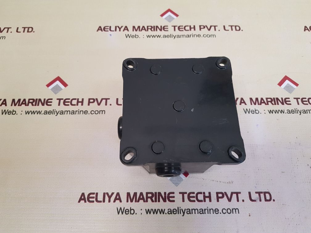 Hawke international pl612 conduit junction box used – Aeliya Marine