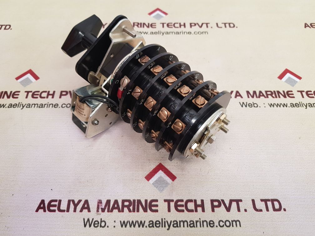 Electroswitch 7804D Rotary Switch Lock Out Relay 125 Vdc – Aeliya Marine