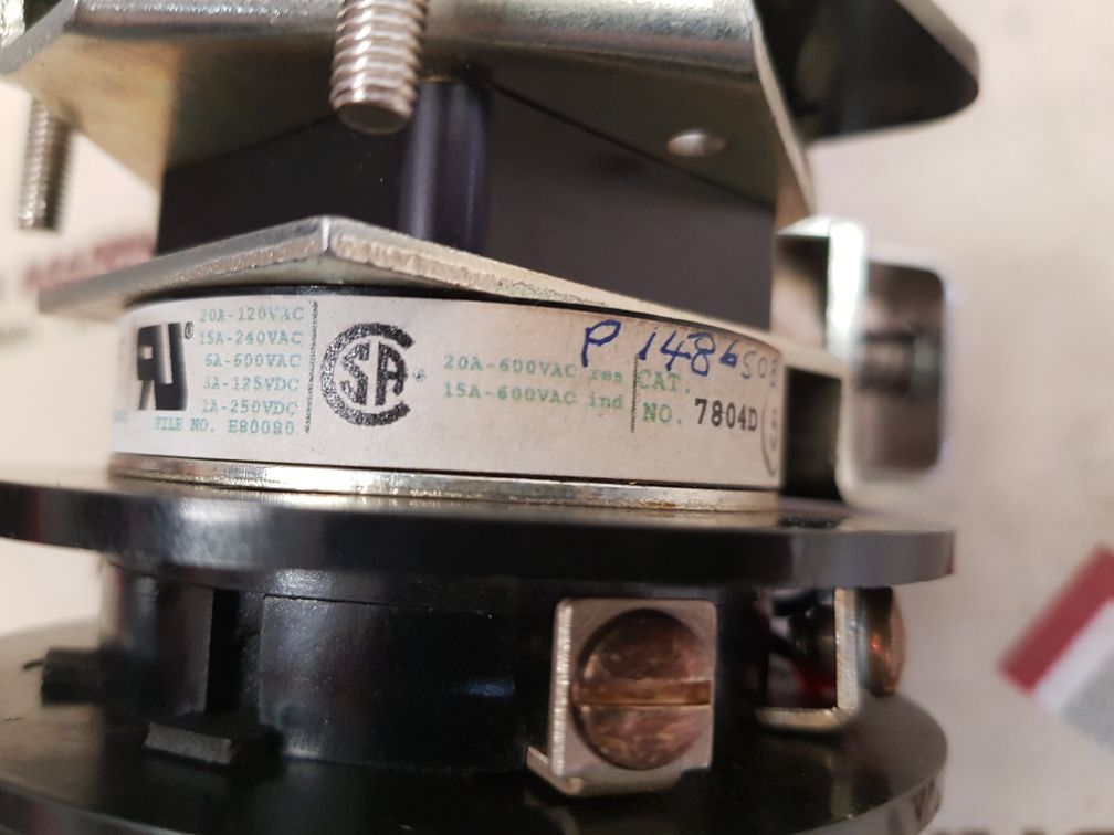 Electroswitch 7804D Rotary Switch Lock Out Relay 125 Vdc – Aeliya Marine