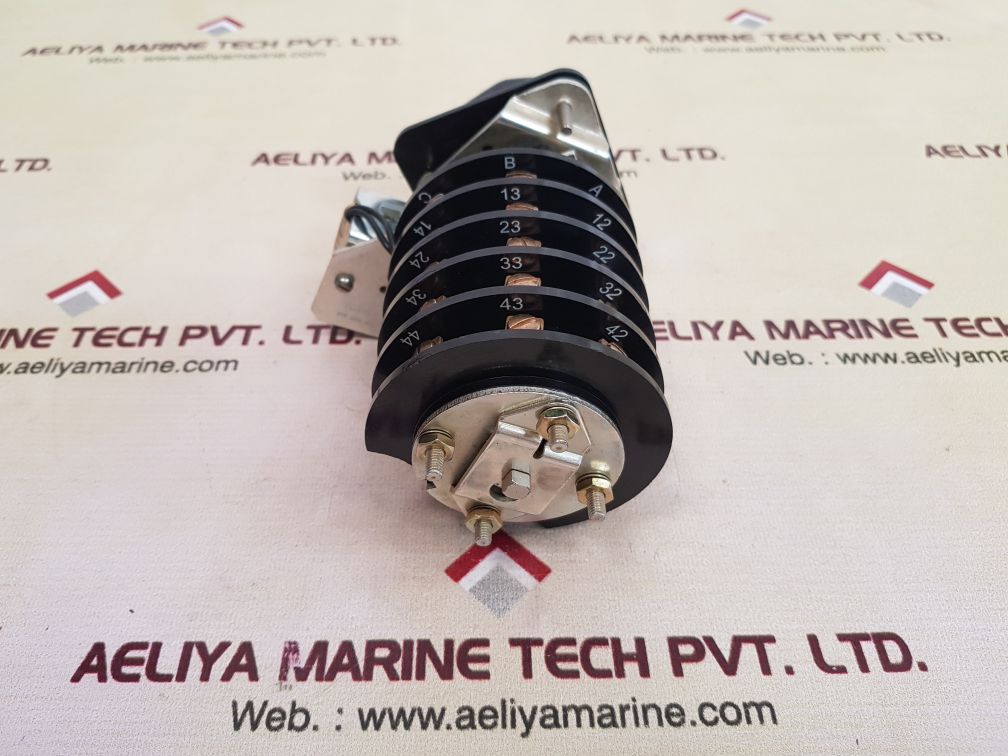 Electroswitch 7804D Rotary Switch Lock Out Relay 125 Vdc – Aeliya Marine