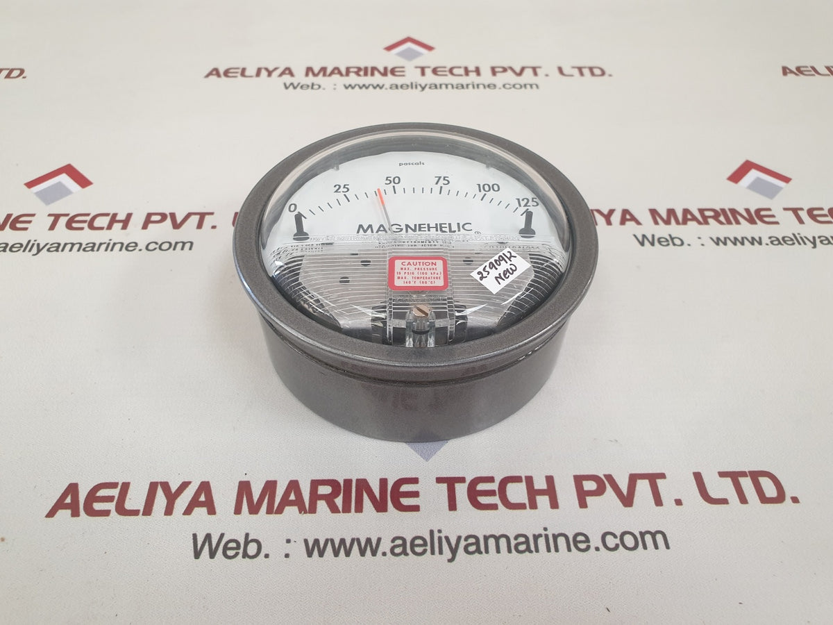 Dwyer 2000-125Pa Magnehelic Differential Pressure Gauge – Aeliya Marine