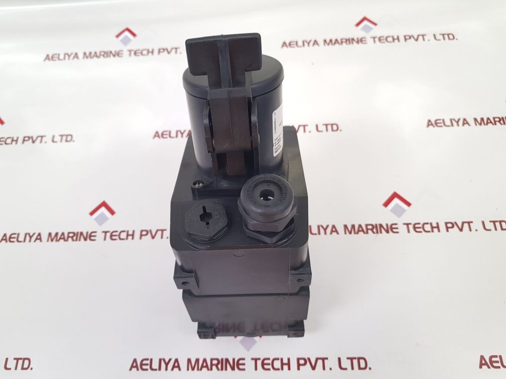 Appleton Pre432Rn Plug And Socket – Aeliya Marine