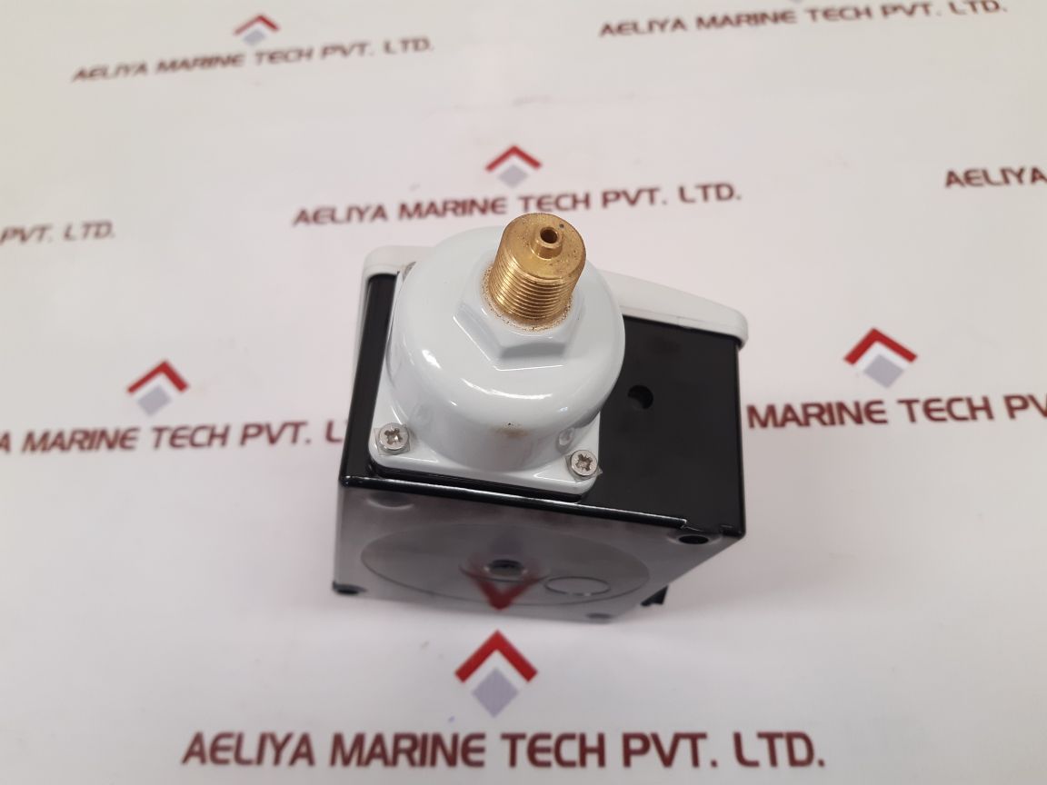 Danfoss Rt110 Differential Pressure Switch – Aeliya Marine