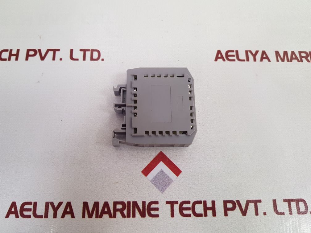 Entrelec 10 004.21 relay interface module – Aeliya Marine