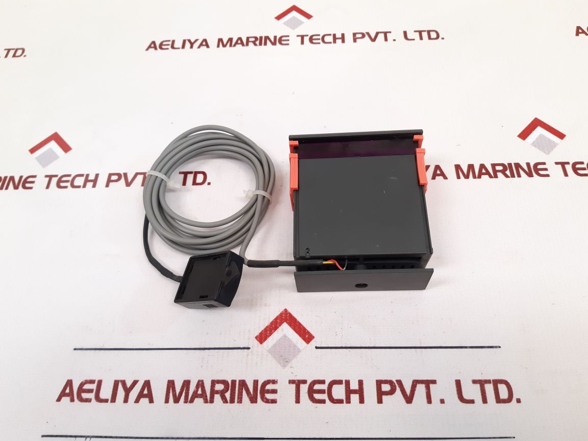 Dhc-100+ Humidity Controllers – Aeliya Marine