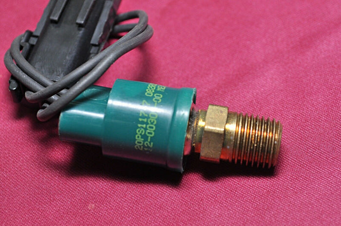 Carrier 12-00309-00 pressure switch (350) – Aeliya Marine