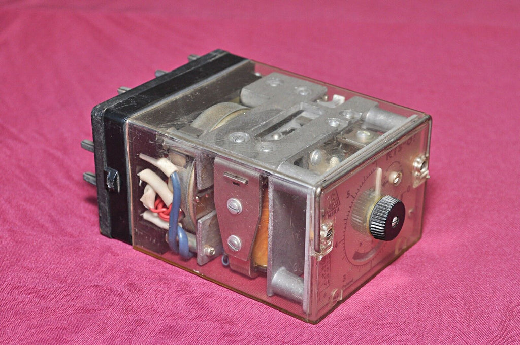 Refa Rts-61 Time Relay 220V 60Hz – Aeliya Marine