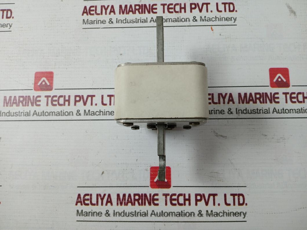 Bussmann 170M6035 High Speed Square Body Fuse 700A 690V – Aeliya Marine