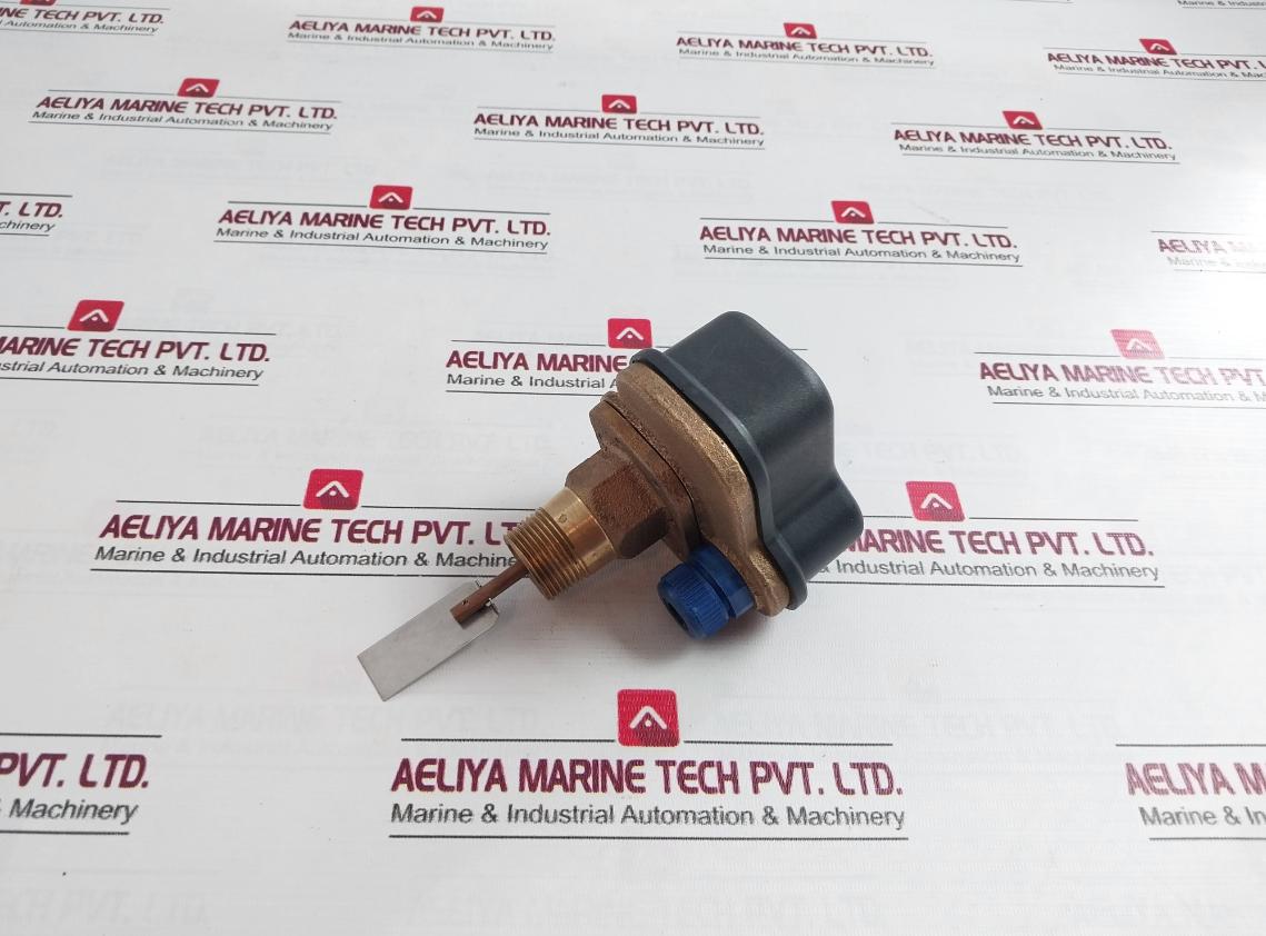 Harwil Q-5/3/2/C Fluid Flow Switch 250Vac 1/2Amp A018A – Aeliya Marine