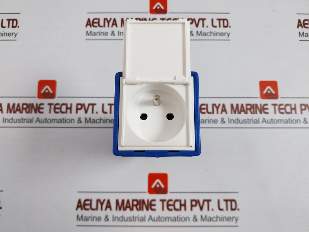 Legrand 521 03 Power Connector Adapter Plug 16A,230V – Aeliya Marine