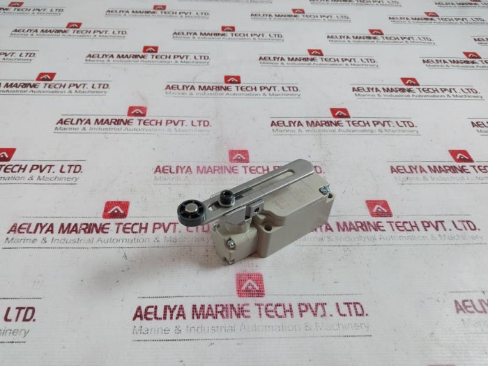 Azbil 1Ls3-j General Purpose Compact Limit Switch – Aeliya Marine