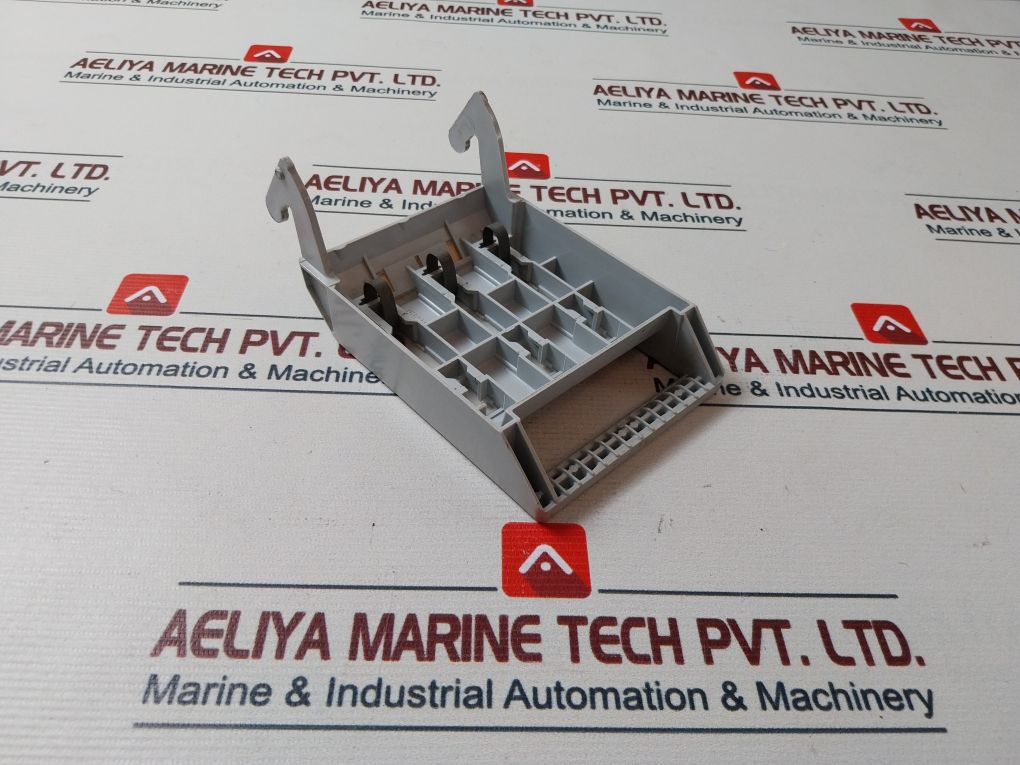 Bbc Slp 100 Fuse Load Disconnector Frame Ac22-125A/380V – Aeliya Marine