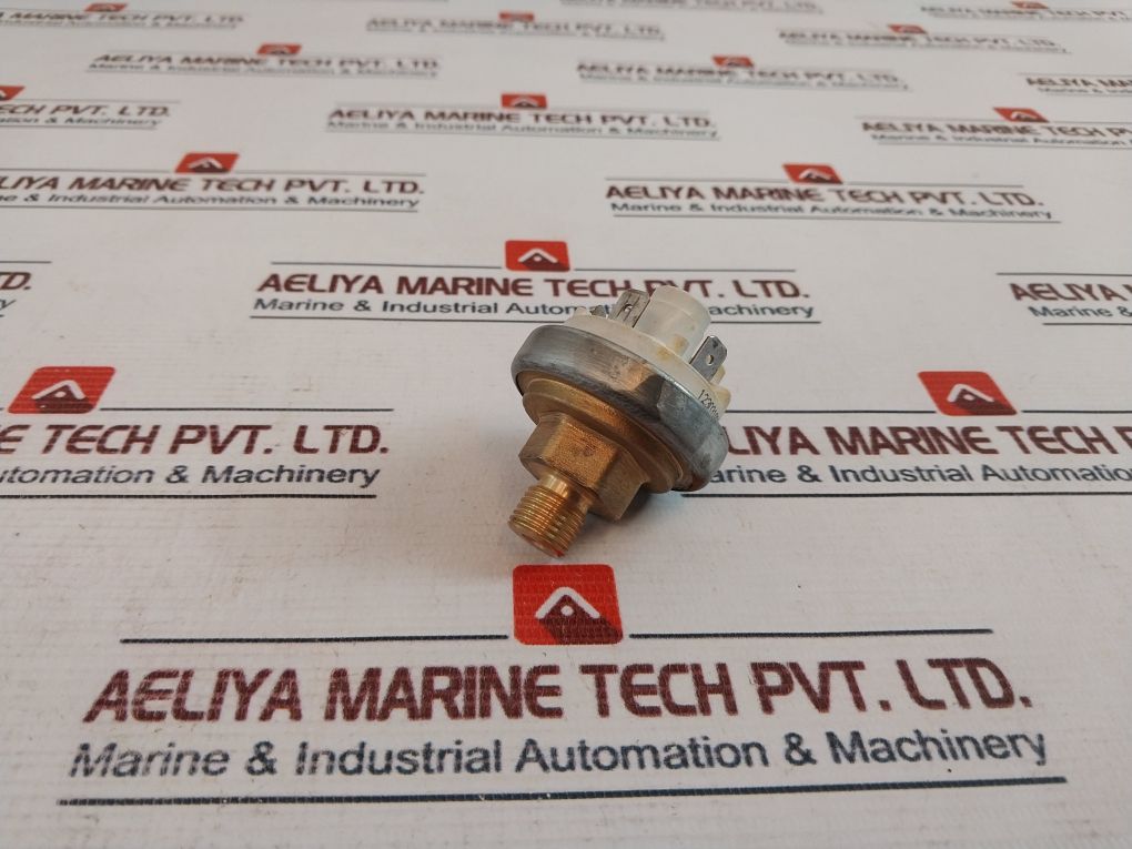 Beck 901 Pressure Switch 1/1 Bar – Aeliya Marine