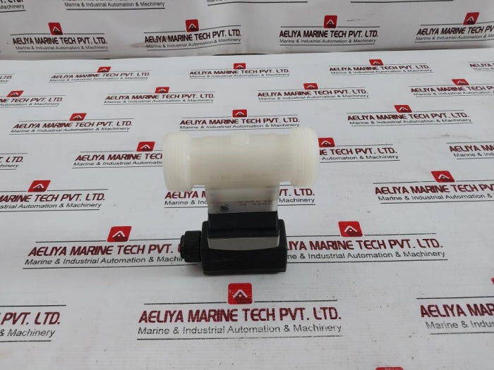 Burkert S030 Paddle Wheel With Solenoid Flow Sensor W49Lp 00555971 ...