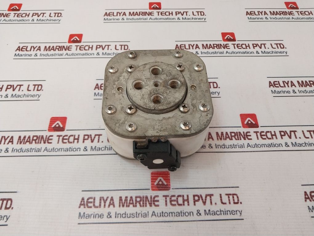 Bussmann 170M7084 Fast Acting Fuse 690V 3000A – Aeliya Marine