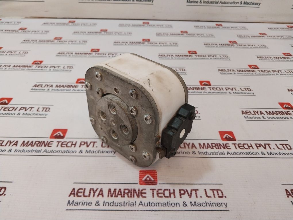 Bussmann 170M7084 Fast Acting Fuse 690V 3000A – Aeliya Marine