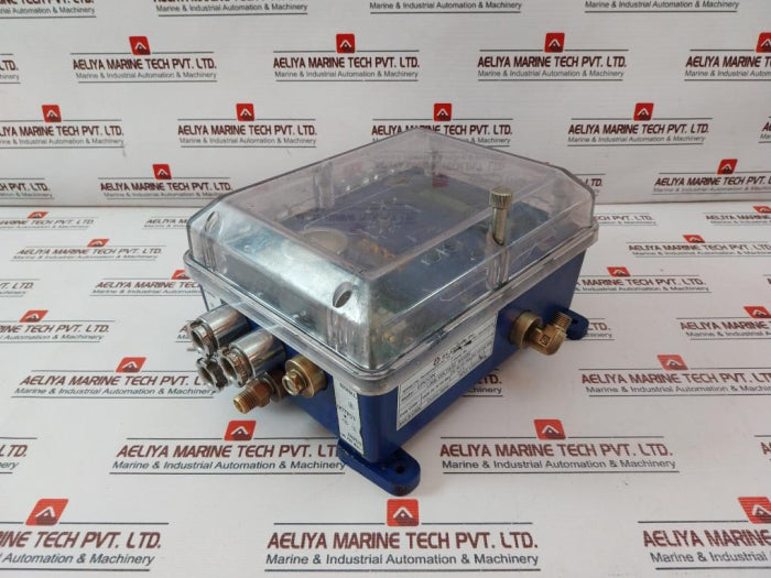 By Controls Epcon Electro-pneumatic Controller Ac98-122V 48-66Hz 0-4 K ...