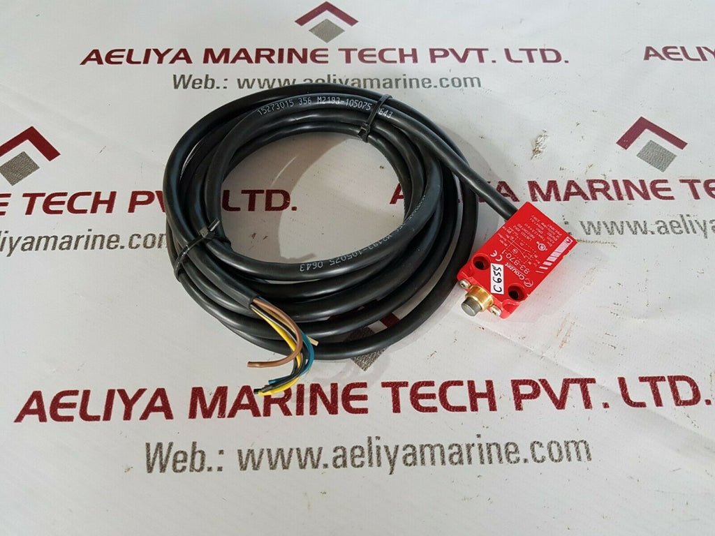 Crouzet 83-870-1 micro limit switch plunger 2.5kv – Aeliya Marine