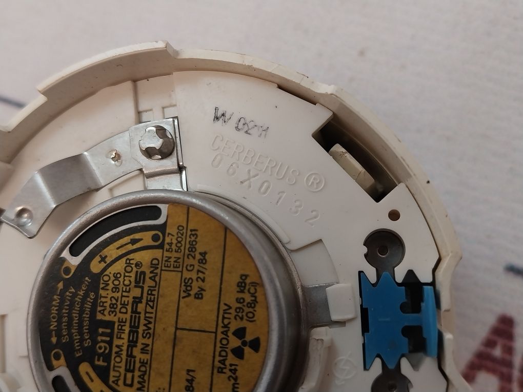 Cerberus F911 Fire Detector – Aeliya Marine