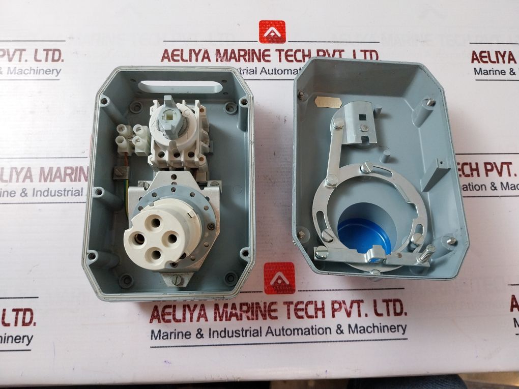 Cewe Cub 316-9 Commando Interlocked Switch Socket 220-250 Vac 16A 9H ...