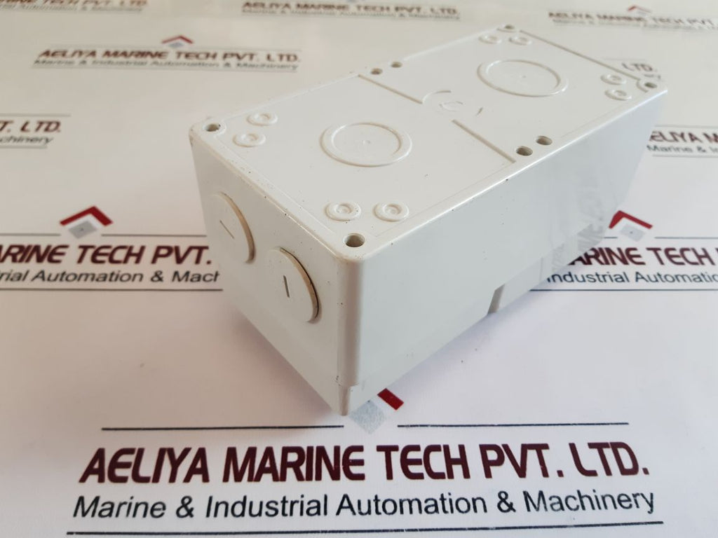 Clipsal 56C532 Switched Socket Outlet 32A – Aeliya Marine