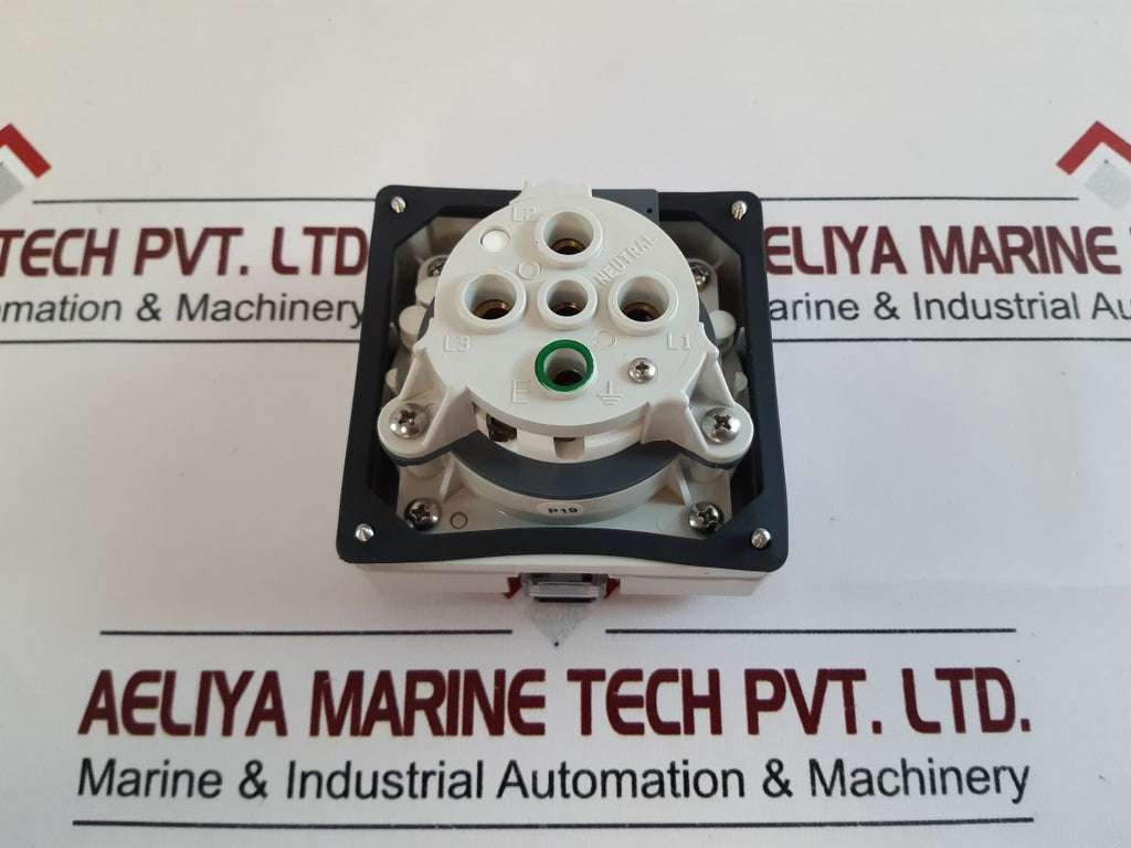 Clipsal 56So532Le Grey Socket Outlet 32Amp – Aeliya Marine