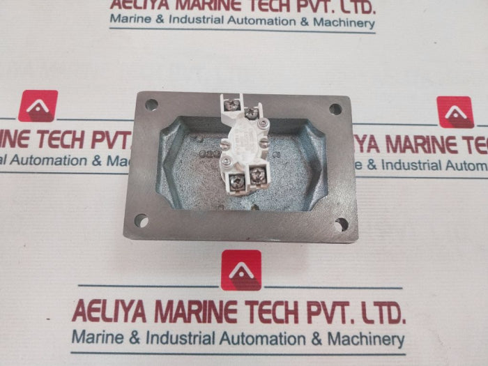 Cooper Model M01 Heavy Duty Switch W/Cover 600Vac – Aeliya Marine