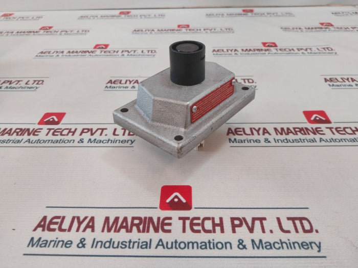 Cooper Model M01 Heavy Duty Switch W/Cover 600Vac – Aeliya Marine
