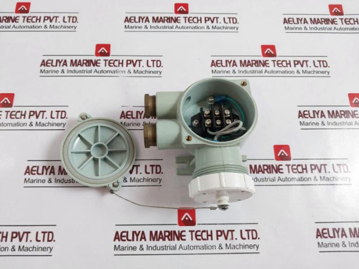 Daeyang 250V Rotary Switch 16A – Aeliya Marine