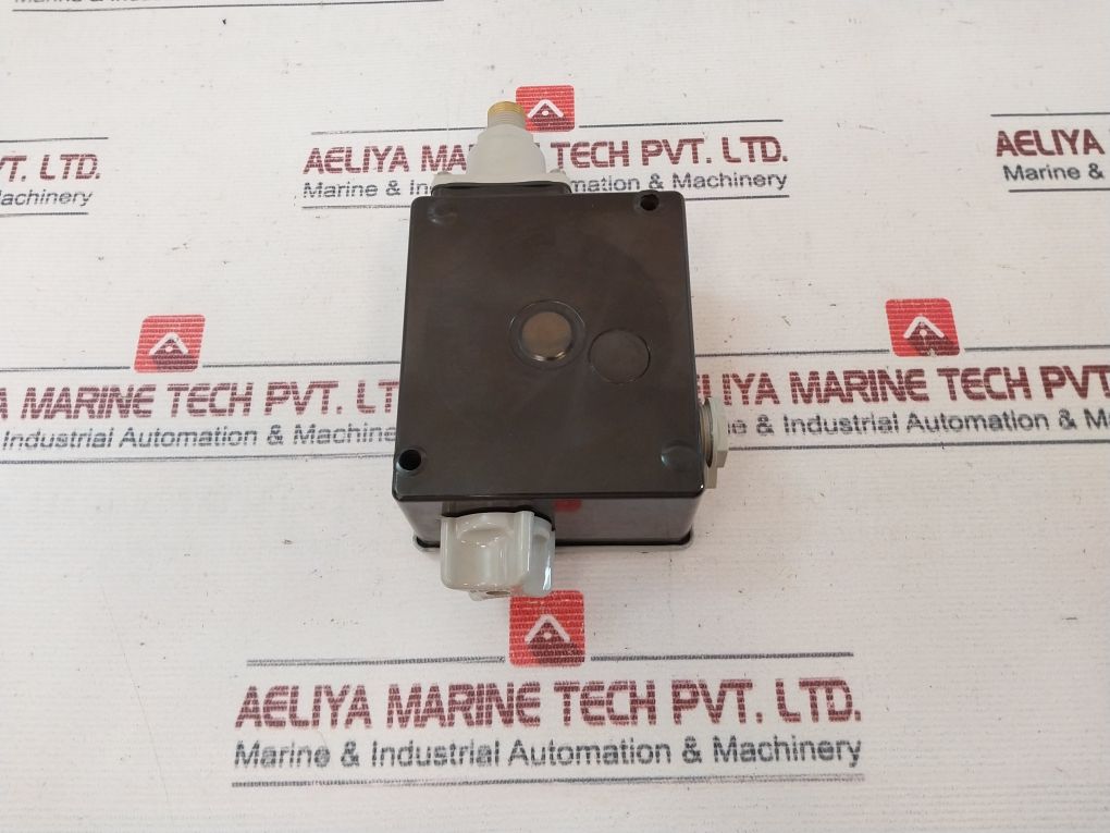 Danfoss Rt 200 Pressure Control Switch 400V~ – Aeliya Marine