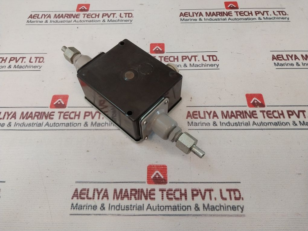 Danfoss Rt 260A Differential Pressure Switch – Aeliya Marine