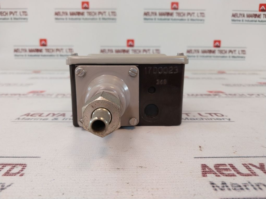 Danfoss Rt 260A Differential Pressure Switch – Aeliya Marine