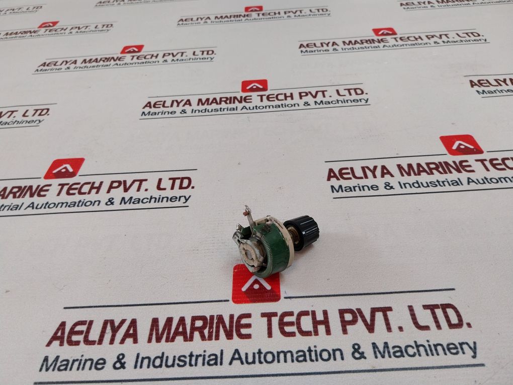 Danotherm 22/35 Rotary Switch Knurled Shaft Solder Terminal – Aeliya Marine