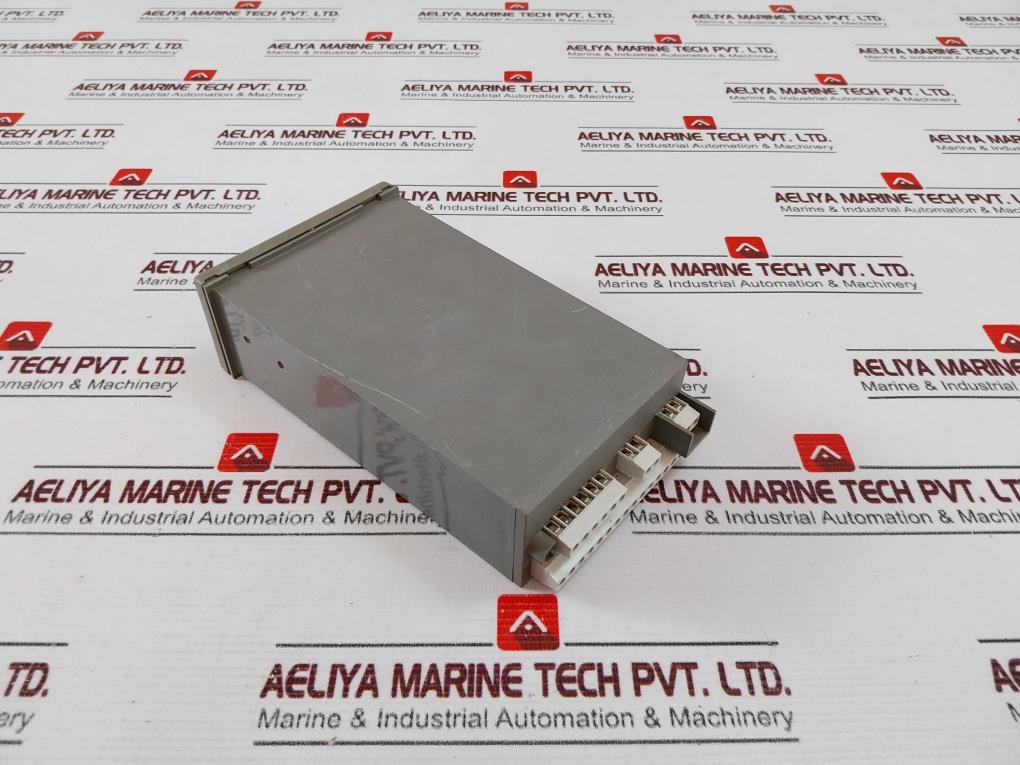 Data Track 224 Digital Panel Meter Tracker 10-28V~ 12-32V – Aeliya Marine