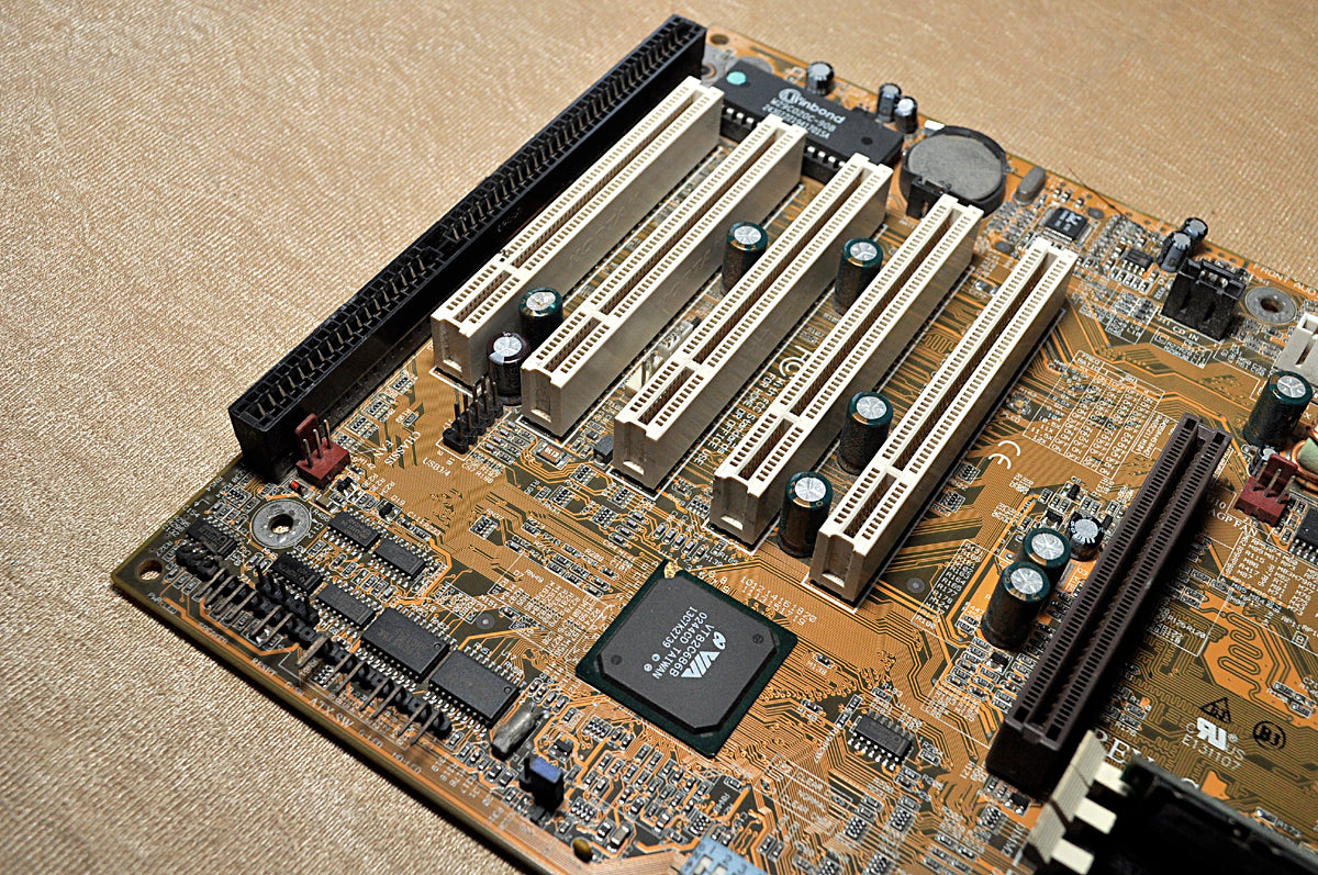 e131107 rev.c pcb card – Aeliya Marine