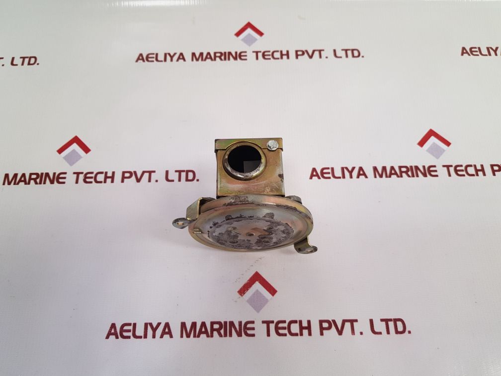 Dwyer Instruments 1910-00 Pressure Switch – Aeliya Marine