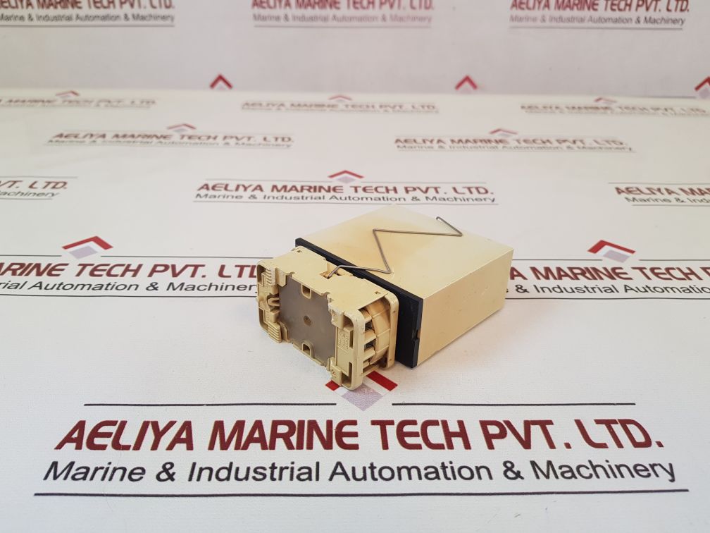 Electromatic St155 220 Timer With Base – Aeliya Marine