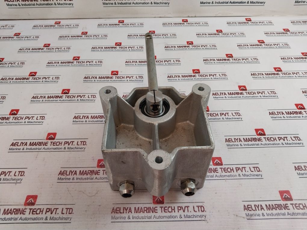 Emri Rfu32 Potentiometer Rudder Feedback Unit Rfc32 – Aeliya Marine