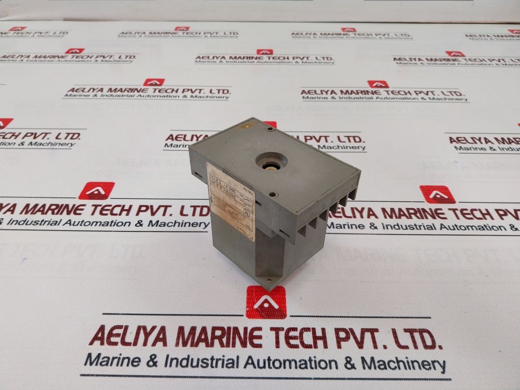 Fiber P12.4.26.09 Timer With Base V 110 50/60Hz – Aeliya Marine