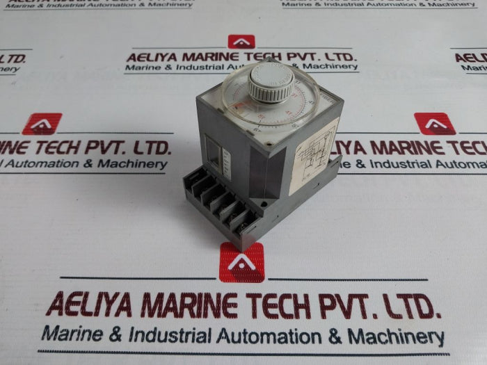 Fiber R12.4.26.09 Timer With Base – Aeliya Marine