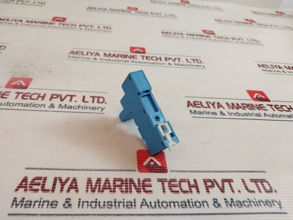 Finder 95.05 Relay Socket – Aeliya Marine