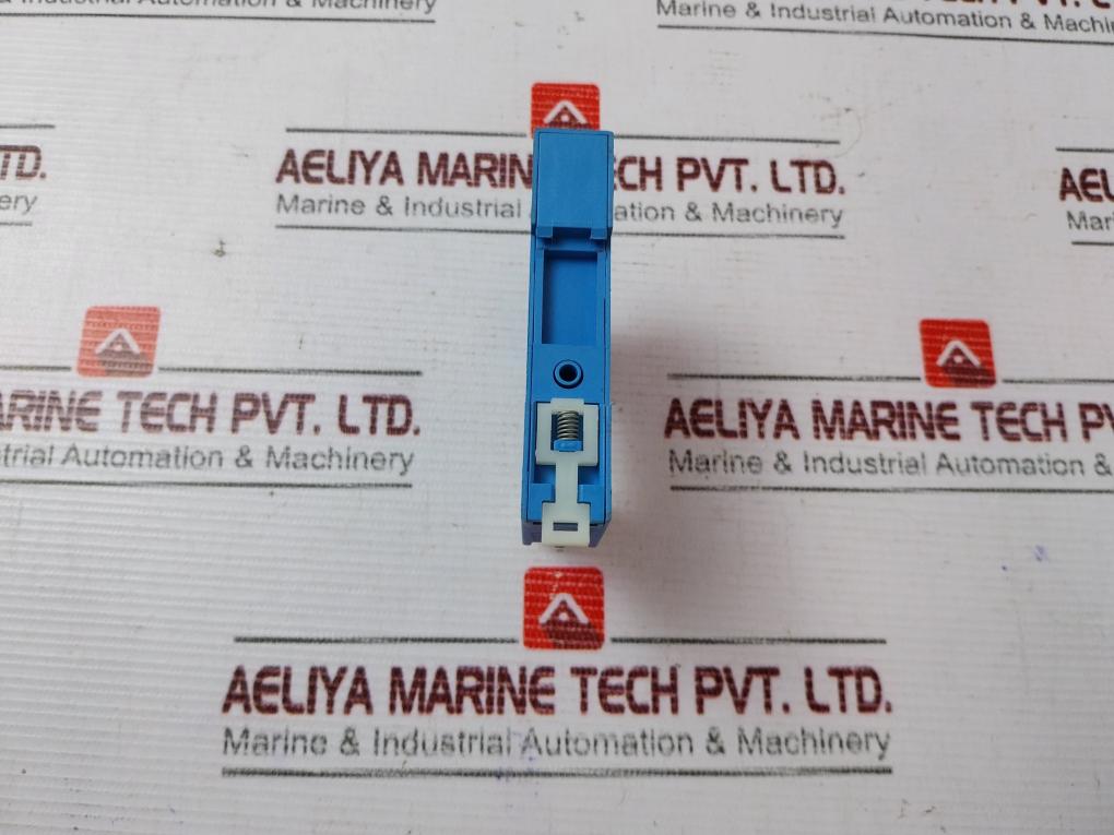 Finder 95.05 Relay Socket 250V – Aeliya Marine