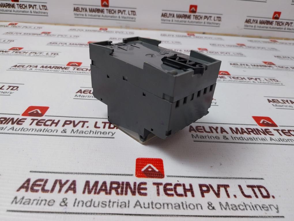 Flash Micromat 13301 Timer Switch 220-240V 50/60Hz – Aeliya Marine