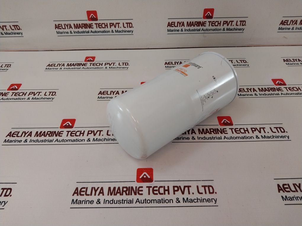 Fleetguard Lf670 Lube Oil Filter 3889310 – Aeliya Marine