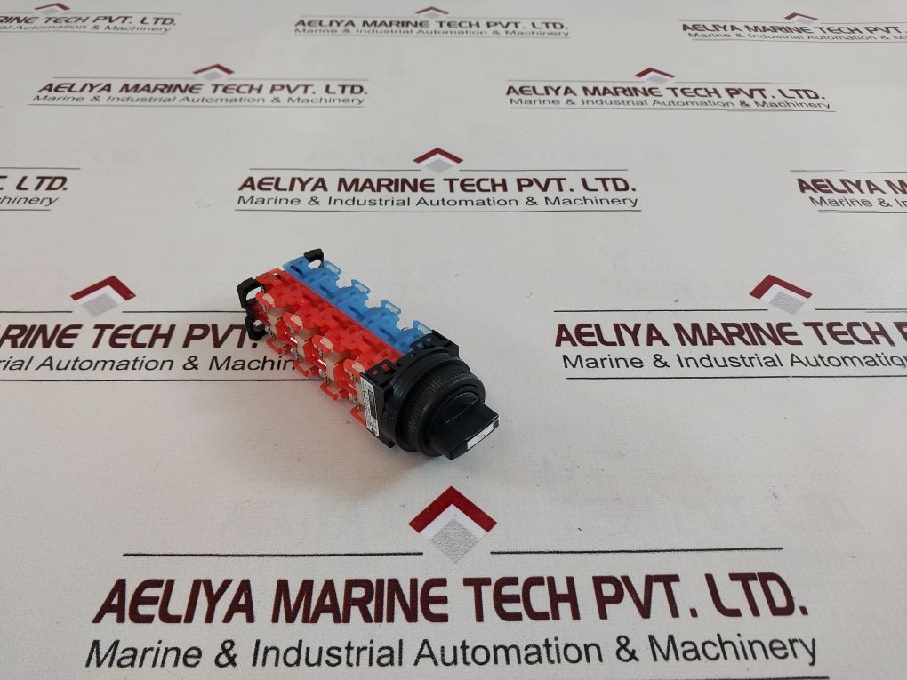 Fuji Electric Ar30Pr-3 Selector Switch – Aeliya Marine
