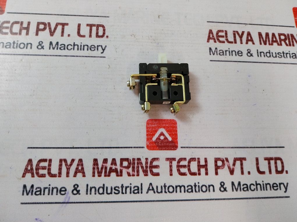 Furnas 49L100102 Right Auxiliary Interlock Kit – Aeliya Marine